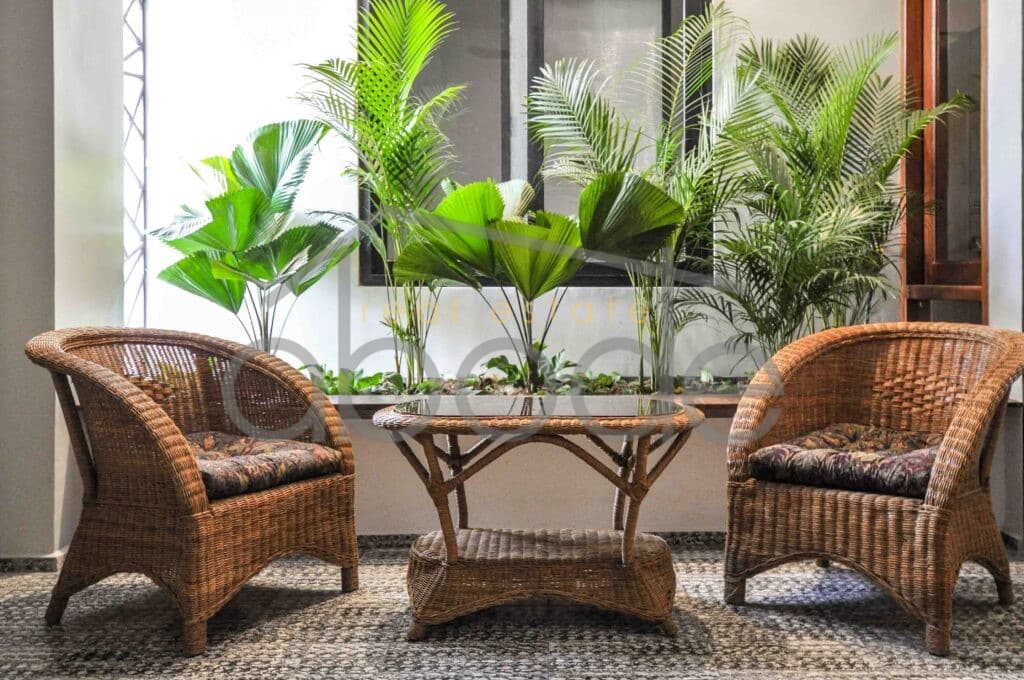 Must sell! Stylish Daun Penh 3-bedroom apartment for sale central Phnom ...